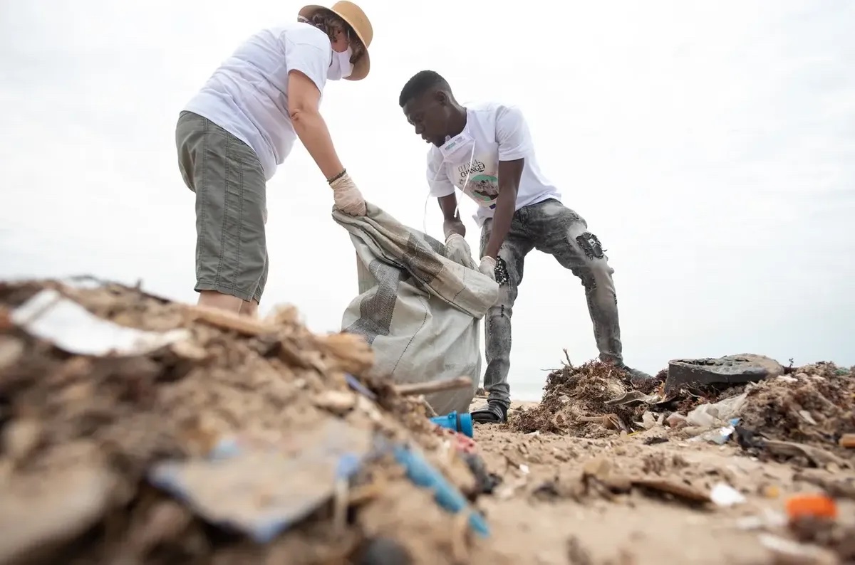 The Plastic Waste Problem and its Solutions - Plastic Collective